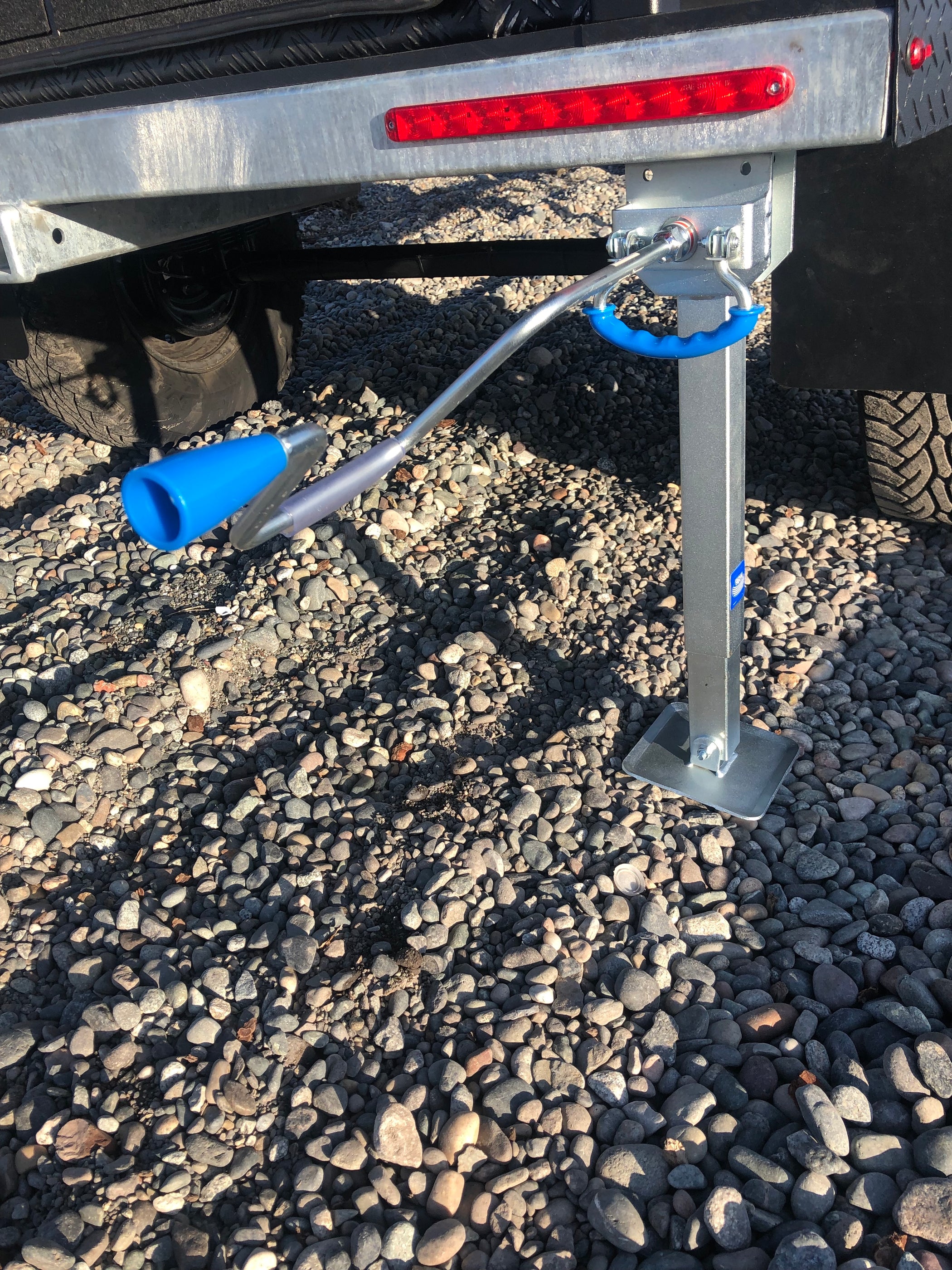 Drop Down Corner Steadies — Bushranger Trailer Gear