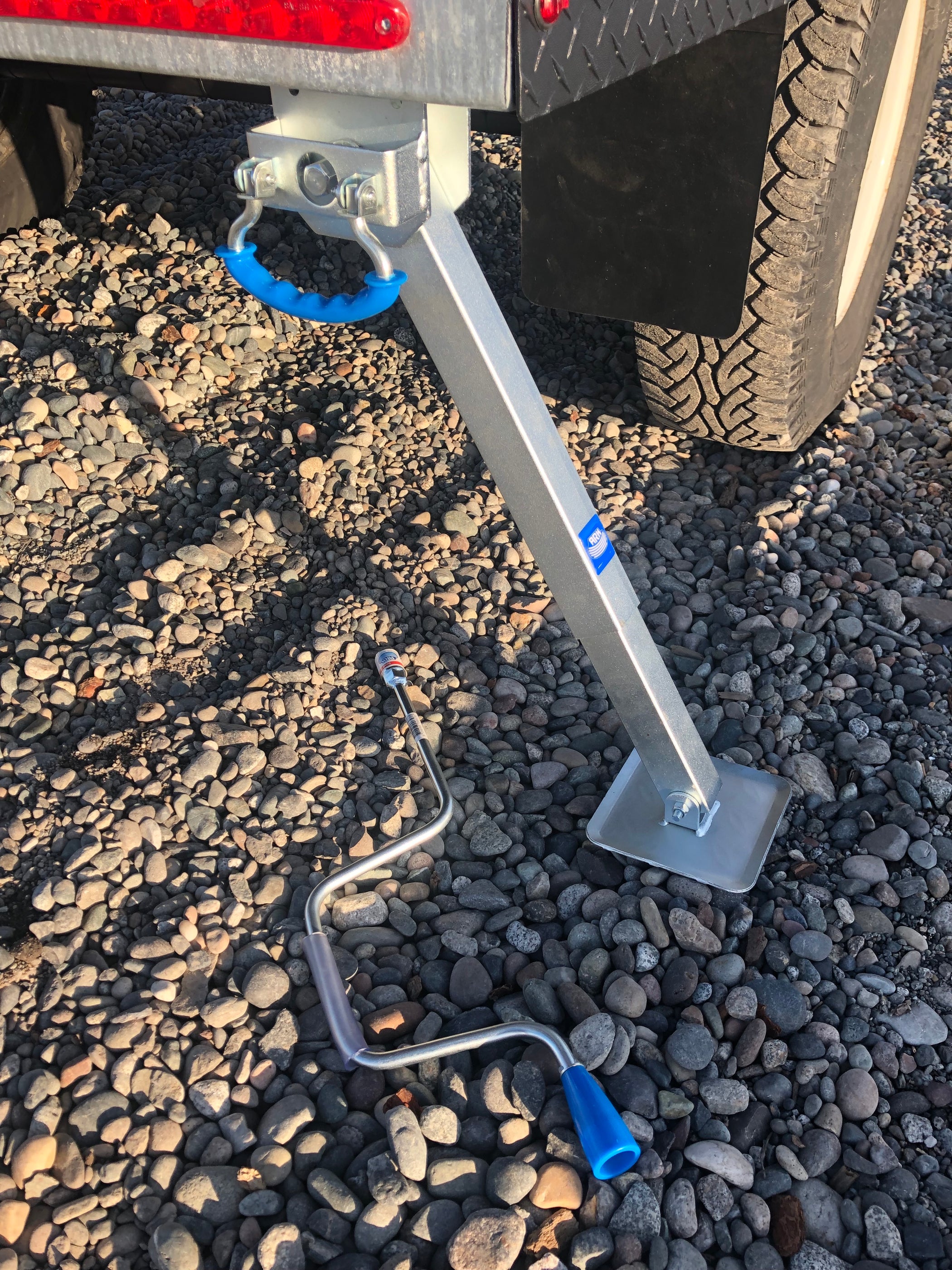 Drop Down Corner Steadies — Bushranger Trailer Gear