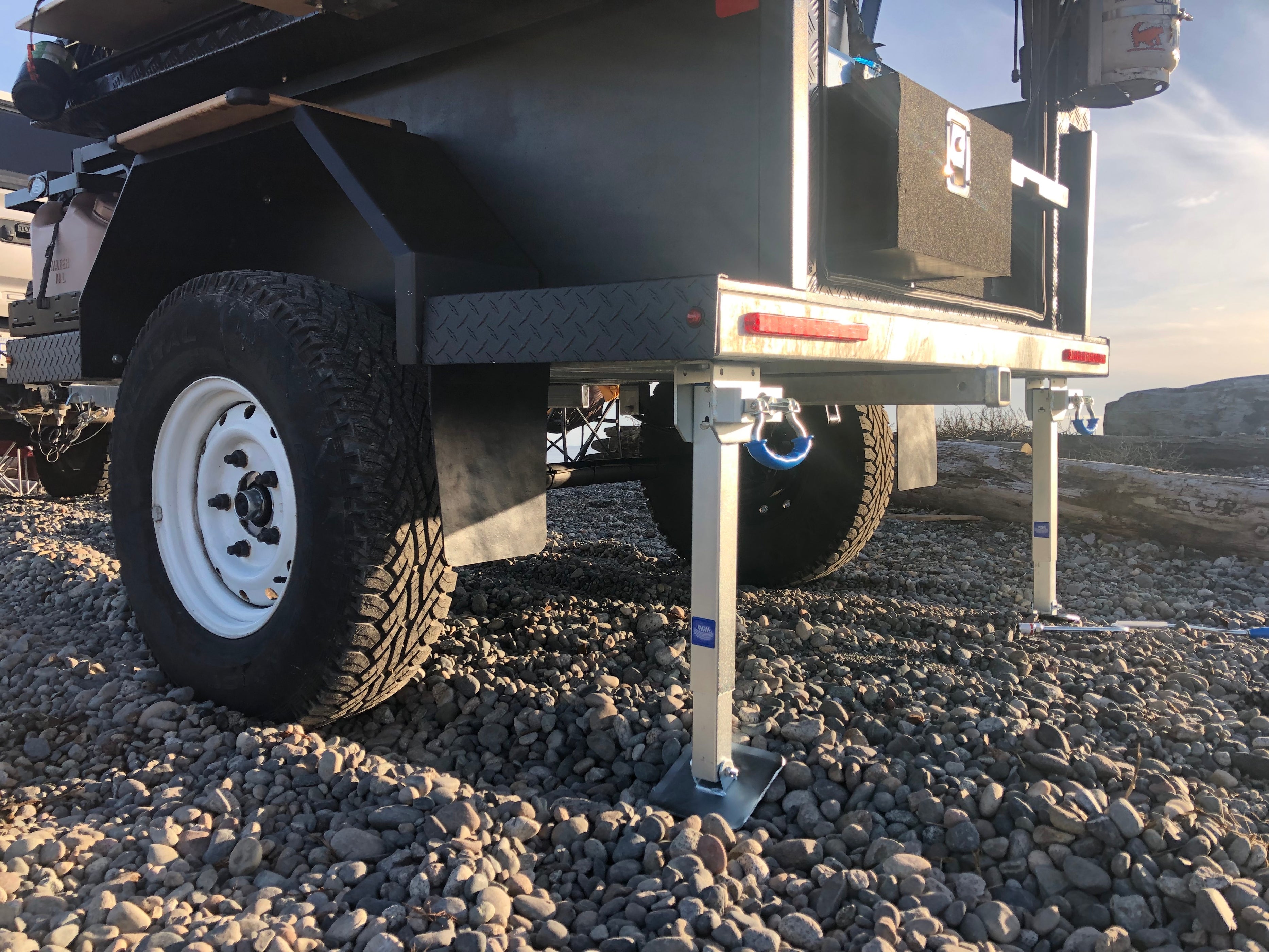 Drop Down Corner Steadies — Bushranger Trailer Gear