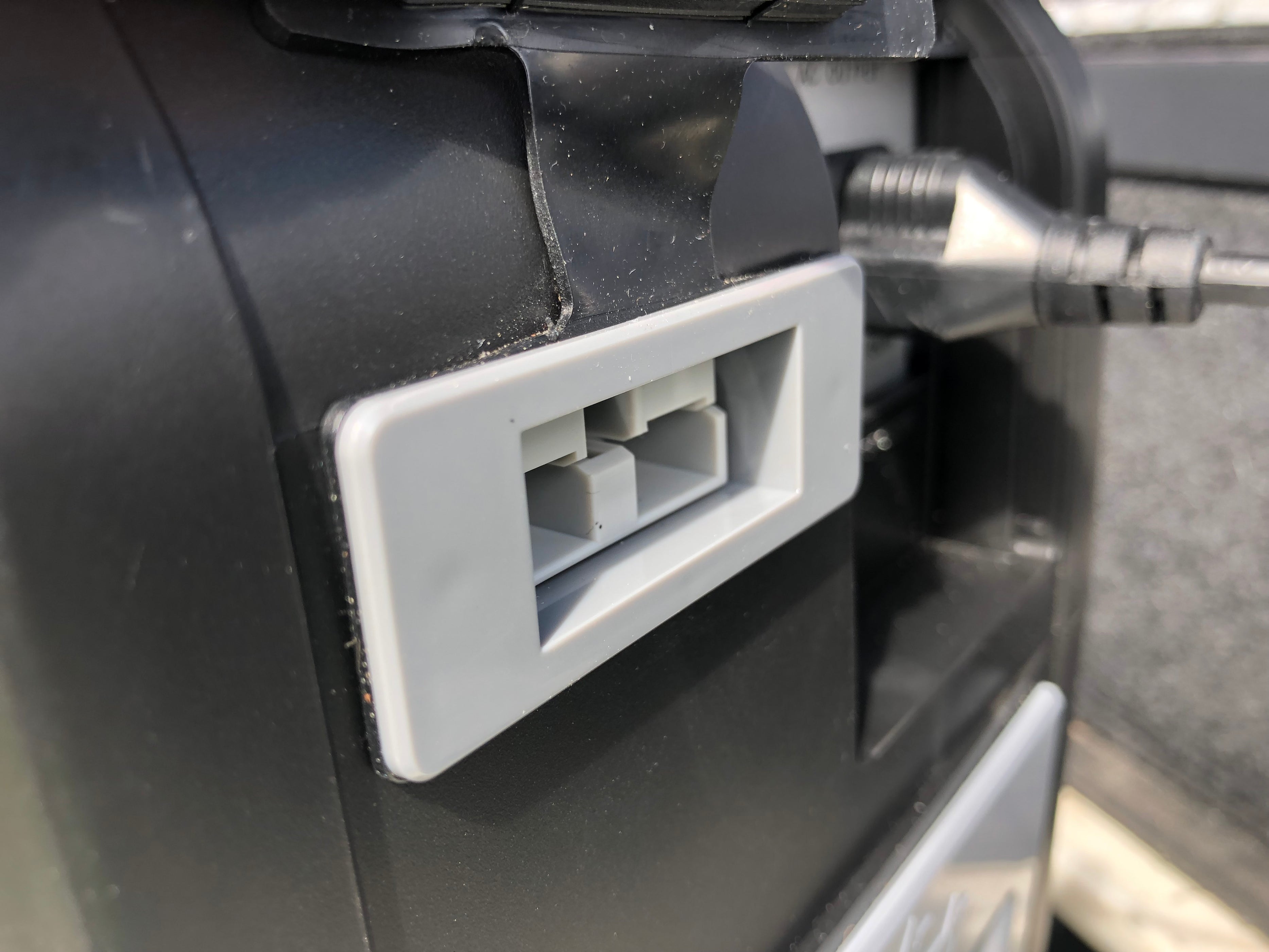 ArkPak 715 Portable Battery Box — Bushranger Trailer Gear